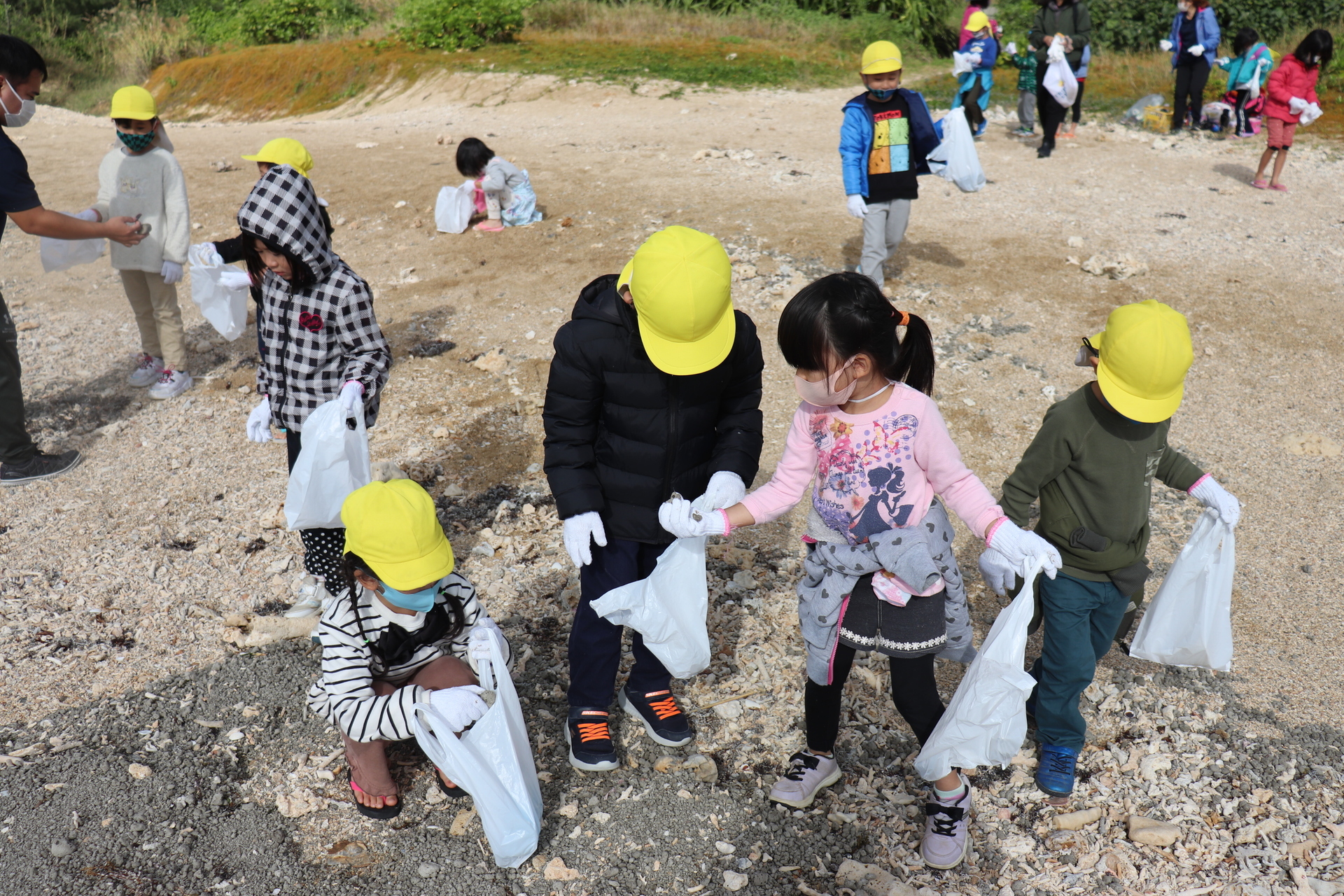 きれいな海いつまでも: 垣花こども園のブログ
